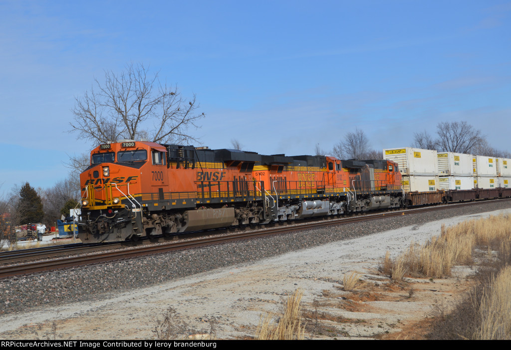BNSF 7000
